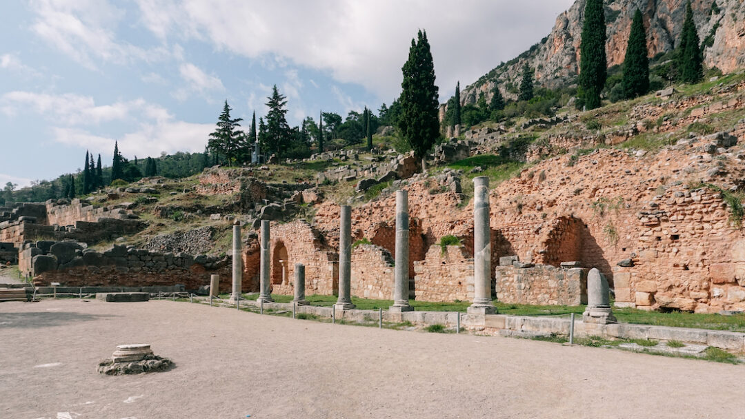 Delphi, Greece: A travel guide for your visit & how to get there