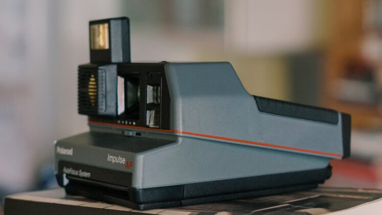 Polaroid Impulse AF review: does it deserve buying it?