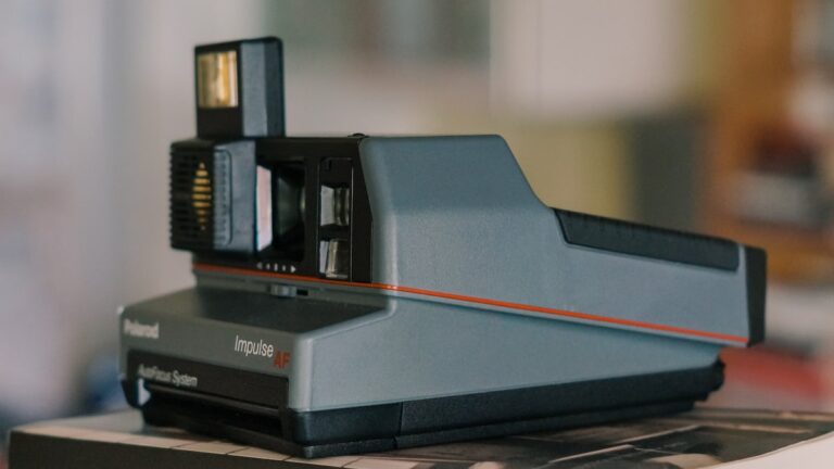 Polaroid Impulse AF review: does it deserve buying it?