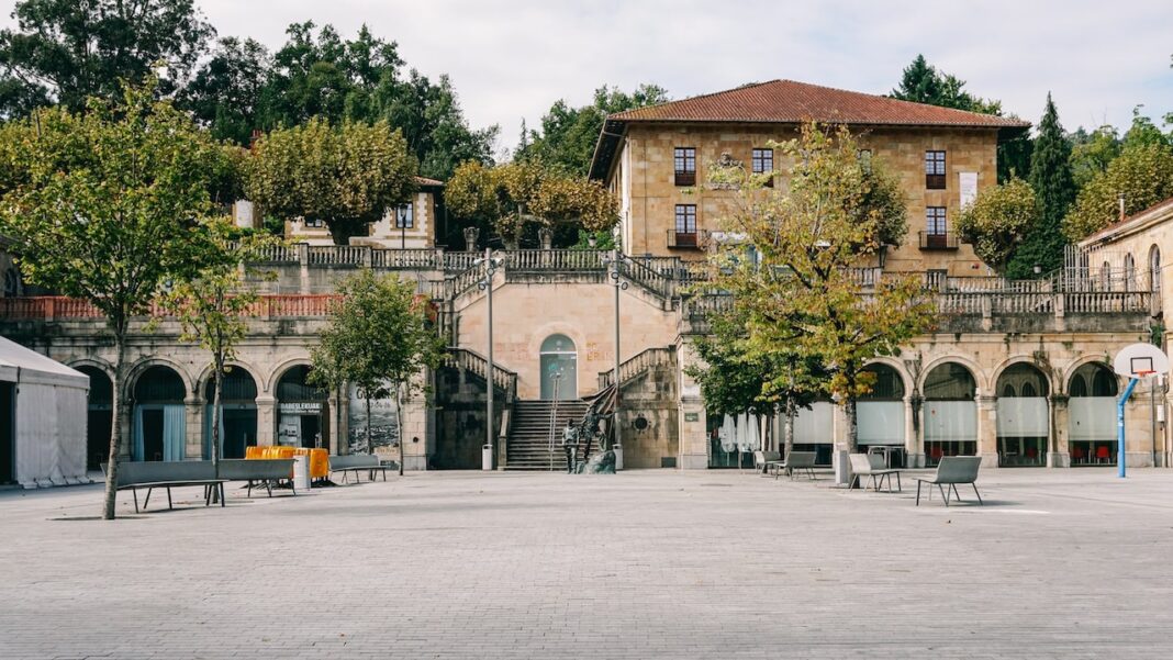 A visit to Gernika should always mean "never again" - Letters to Barbara