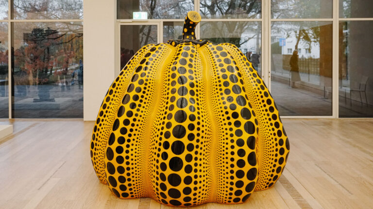 Yayoi Kusama at Fondation Beyeler: Of Dots, Mirrors and Pumpkins ...